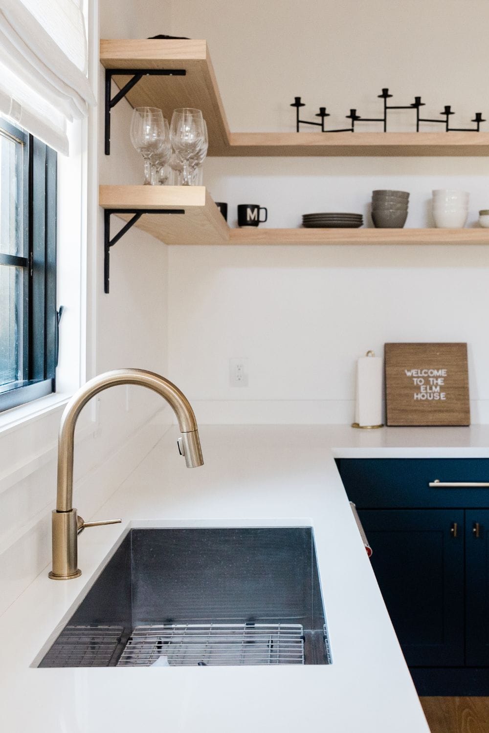 Easy Way to Determine the Most Ideal Floating Shelf Size