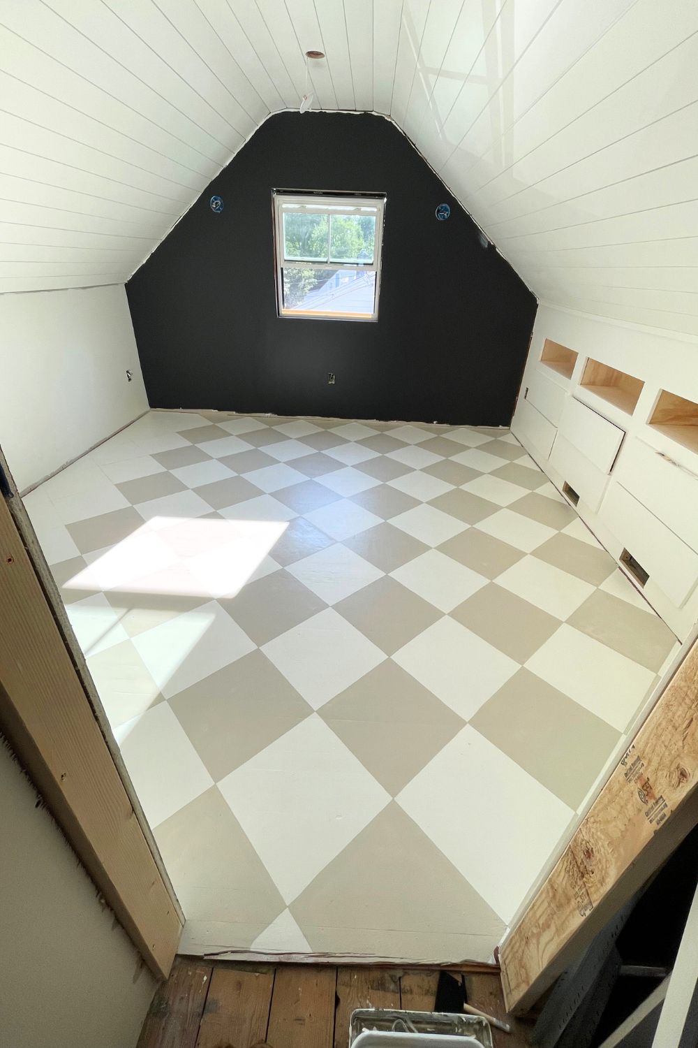 Checkered Painted Floor: Best Way to Get Stunning Results