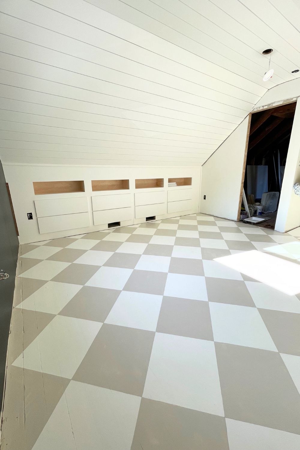 Checkered Painted Floor: Best Way to Get Stunning Results