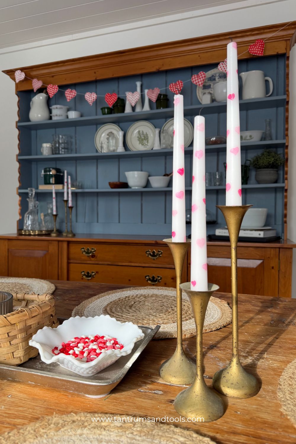DIY Valentines Decorations: Easy Valentines Candle Ideas